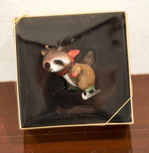 1978 ICE SKATING RACCOON HALLMARK CHRISTMAS ORNAMENT MIB | eBay