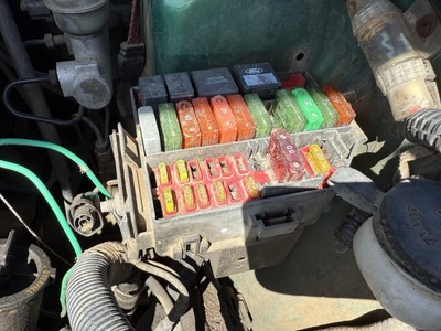 1999 Ford Mustang 3.8L M/T Engine Fuse Box OEM | eBay