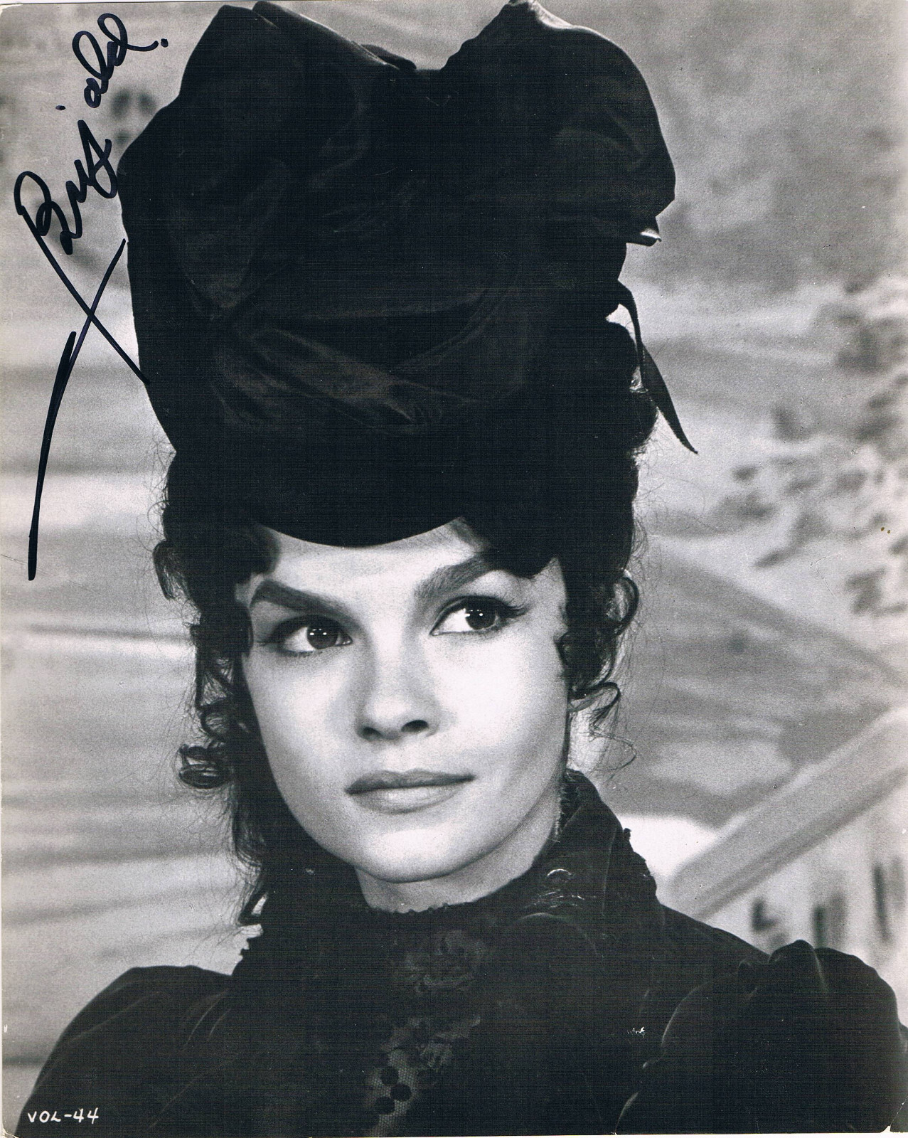 Geneviève Bujold 1942- autograph signed portrait photo 8"x10" French ...