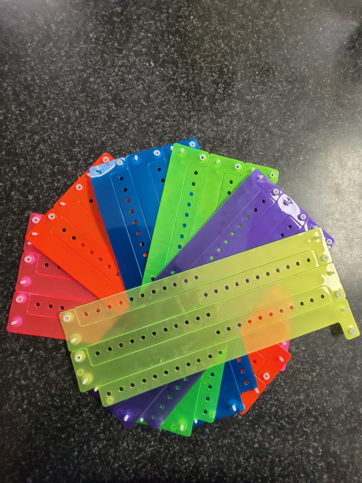 30 3/4" ASSORTED BRIGHT PLASTIC/VINYL TRANSLUCENT WRISTBANDS,EVENT ...