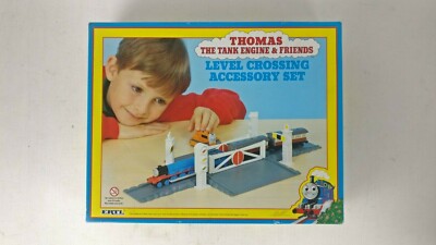 1999 Thomas The Tank Engine & Friends LEVEL CROSSING SET ERTL 1054 ...
