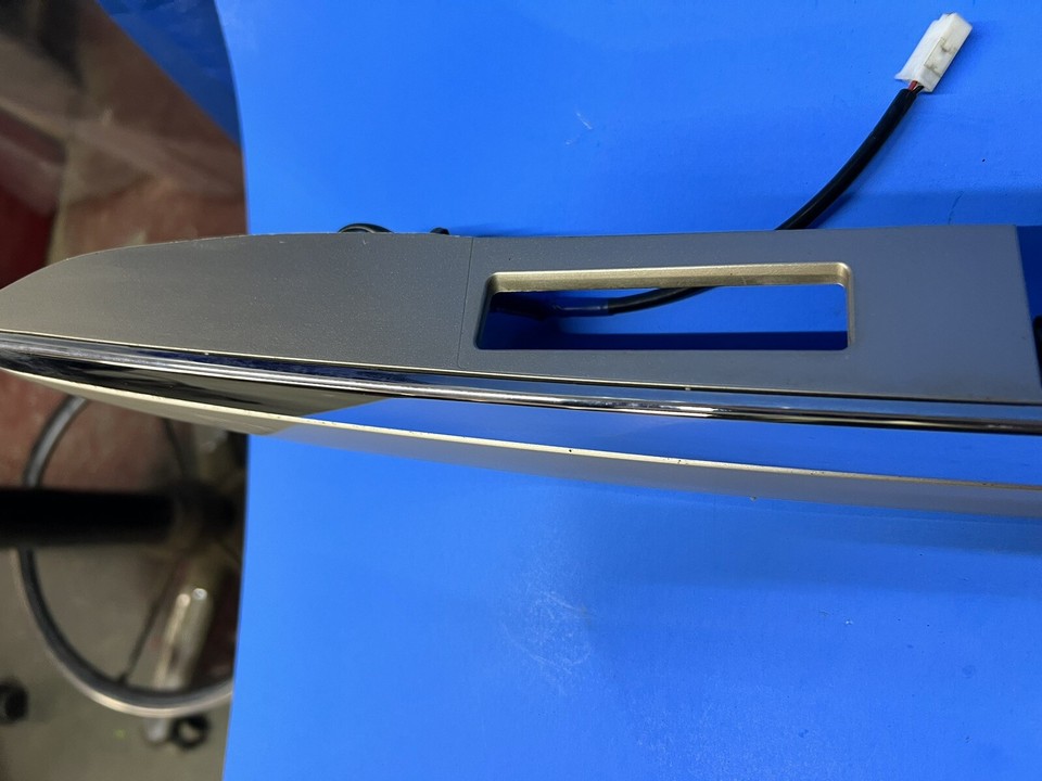 2004-2006 LEXUS RX330 REAR DOOR MOLDING TRIM WITH BACKUP CAMERA OEM ...