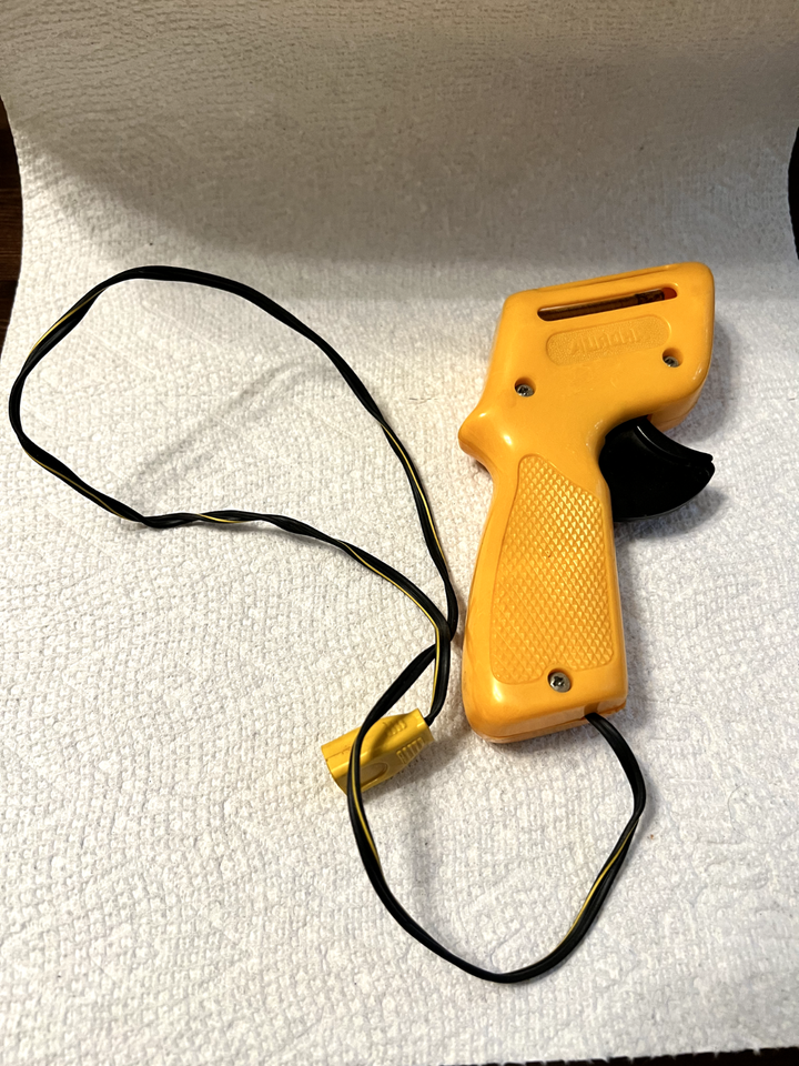 AURORA AFX MODEL MOTORING HO SCALE RACE TRACK SET WITH 2 CARS & EXTRA ...