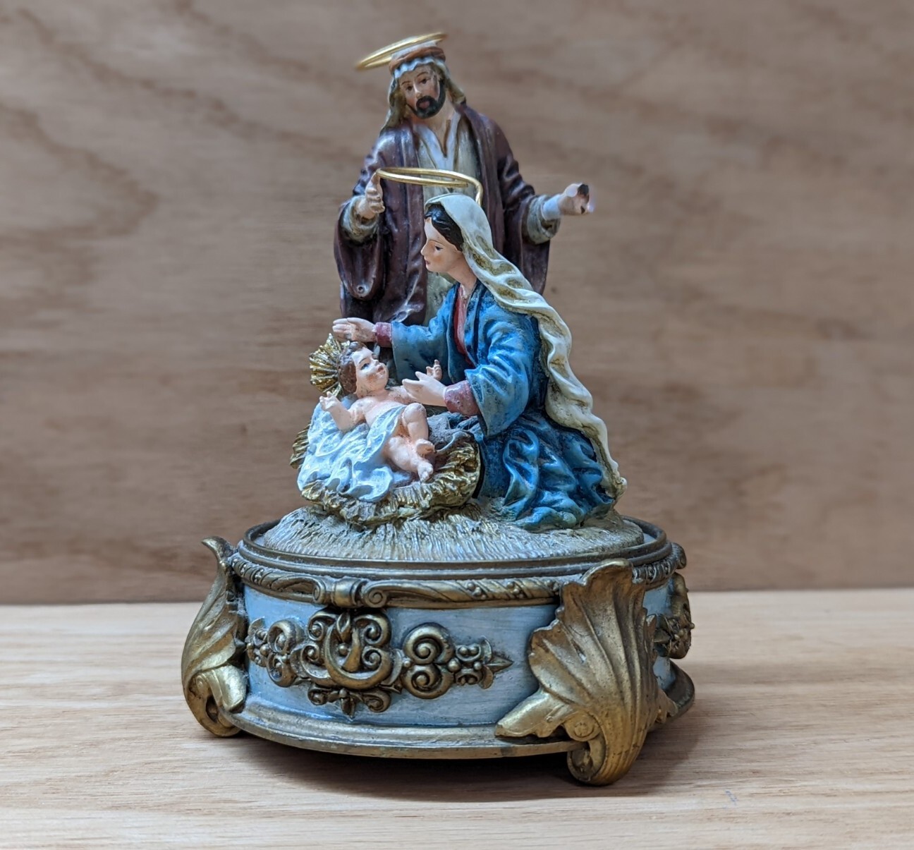 Vintage Teleflora Nativity Music Box. Plays O Little Town of Bethlehem ...