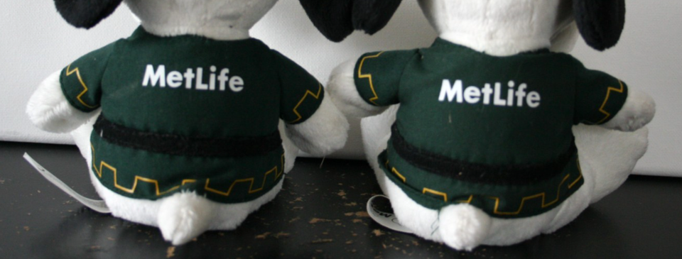 TWO Snoopy Peanuts METLIFE INS Robin Hood style plush 6" dolls 2010 | eBay