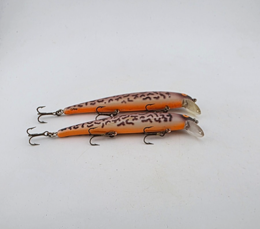 (2) Vintage Bomber Long A 15A Screwtail Jerkbait Fishing Lures Lot of 2 ...