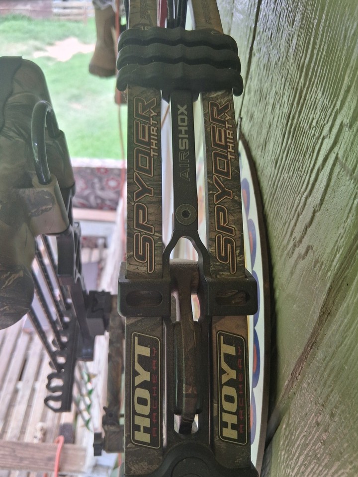 Hoyt Spyder Thirty 30 Right Hand Compound Bow 60-70lbs | eBay
