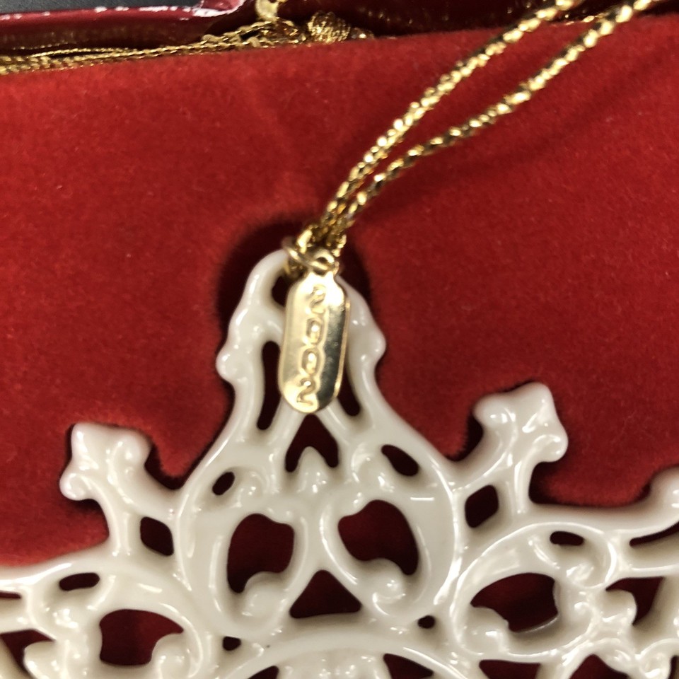 Lenox Annual 2002 Snow Fantasies Snowflake Christmas Ornament | eBay