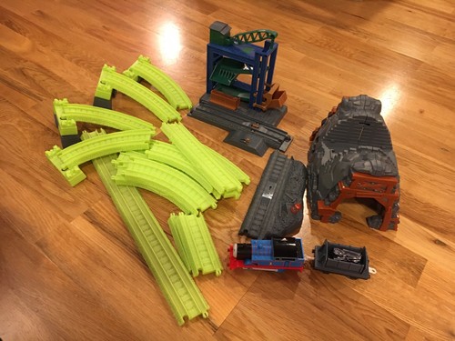 Thomas & Friends Trackmaster Thomas’ Midnight Ride Set T5608 Glow In ...