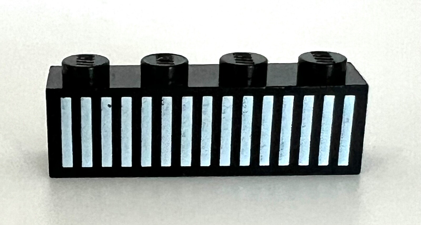 Lego 1x4 BLACK BRICK with WHITE GRILLE w/ 15 Vertical lines - 6953 | eBay