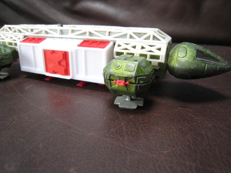 Dinky Eagle POD Space 1999 transporter Dinky 359 TV Series - DELUXE ...
