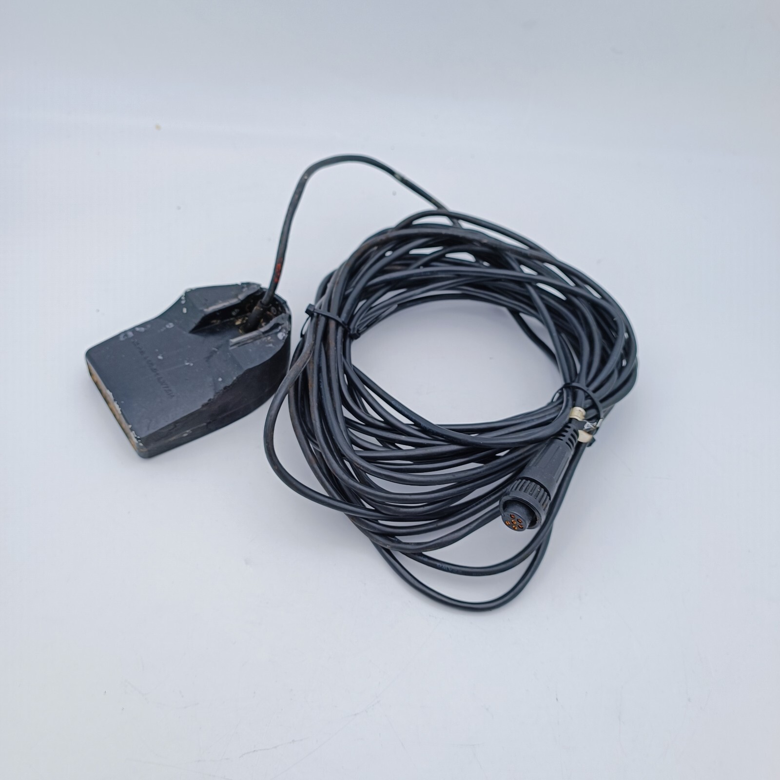 GARMIN TRANSOM MOUNT DEPTH AND TEMPERATURE TRANSDUCER 50 / 200KHZ 010 ...