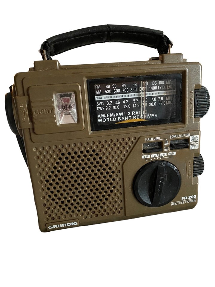 Grundig FR-200 Radio AM FM SW1 Battery Hand Crank Flashlight Emergency ...