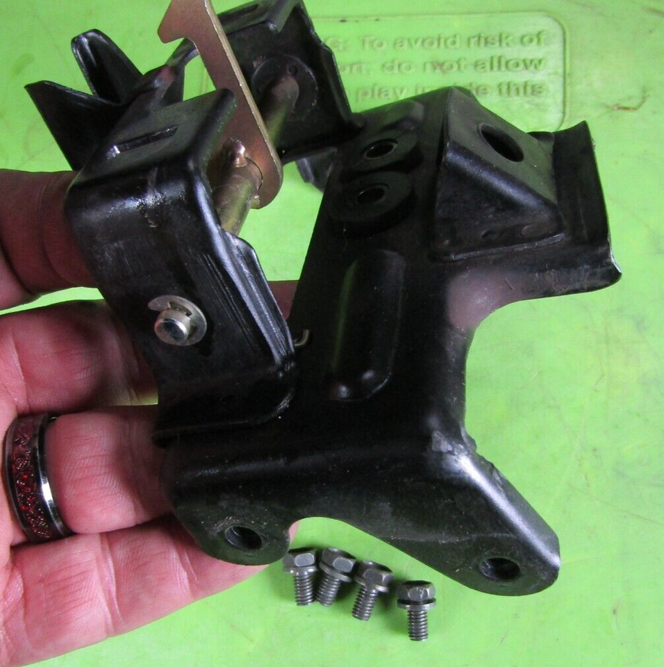 Yamaha V-Max V Max VMax VMX 1200 AIR BOX Cover Tank LATCH Assembly 1985 ...