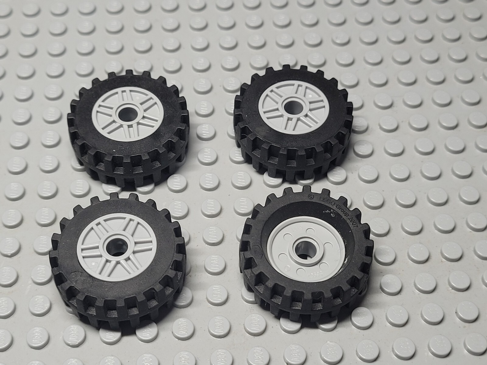 Lego Wheels and Tyres 56092/11208/41896/60208 Various colours/sizes ...