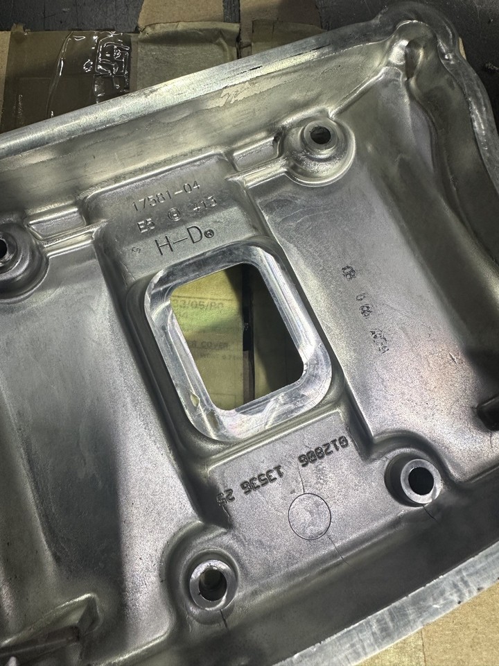 Harley Davidson 17581 - 04 Sportster / XL 1200 C set Valve Cover ...