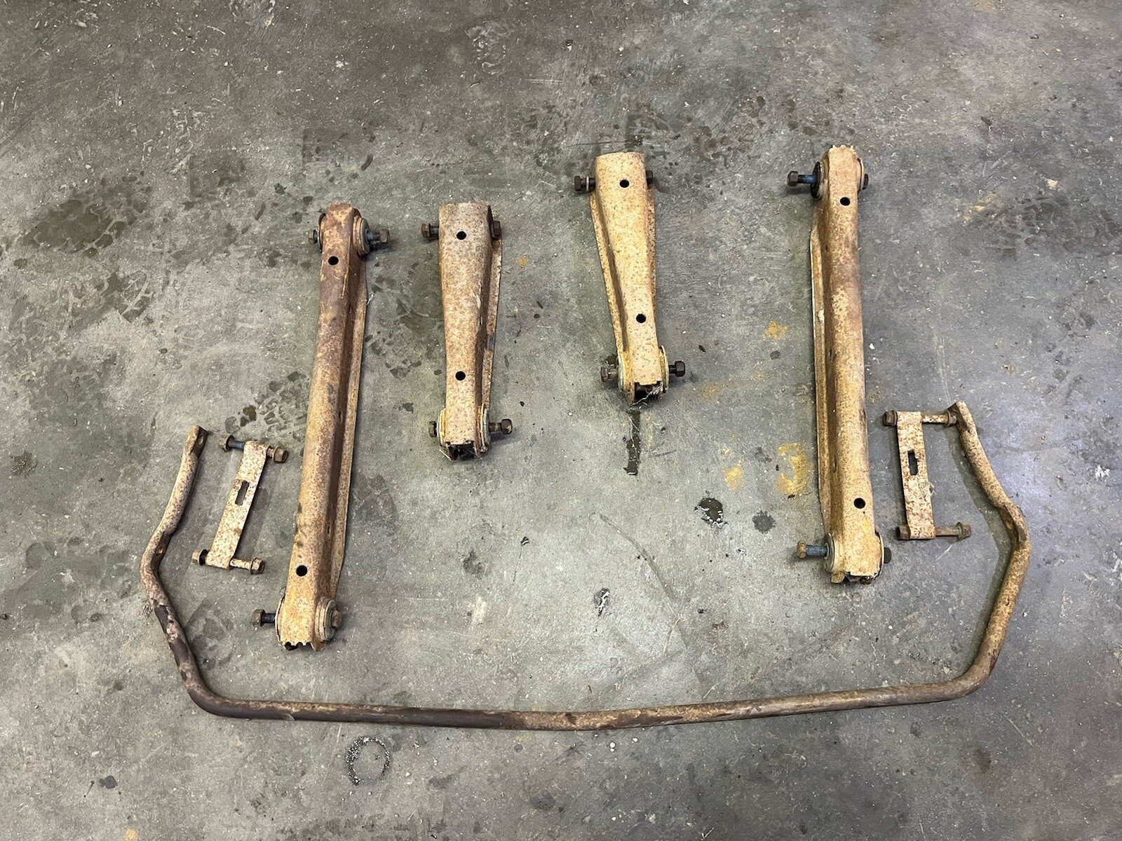 G body Rear Sway Bar With Control Arms Mounts 78-88 Chevy Monte Carlo ...