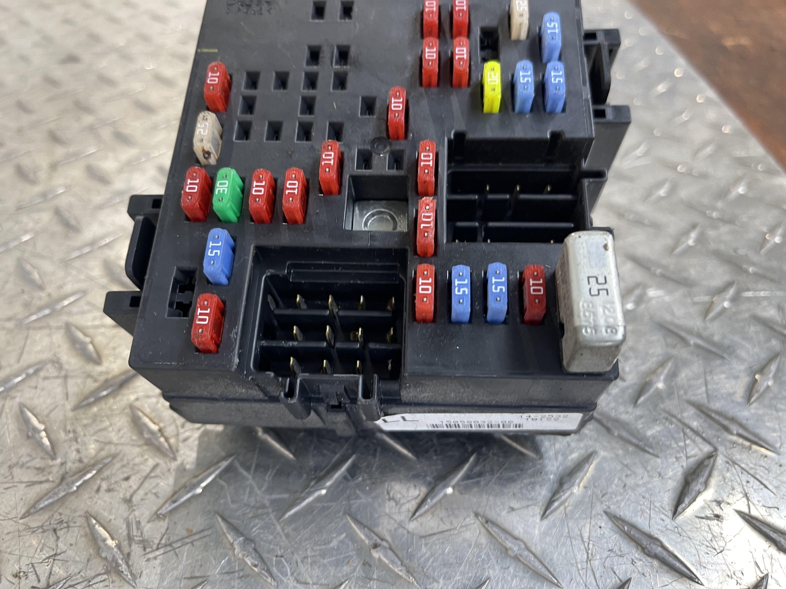 2003 2004 CHEVROLET 2500 SLE 6.6 LB7 DIESEL AUTO 4X4 FUSE BOX 15058032 ...