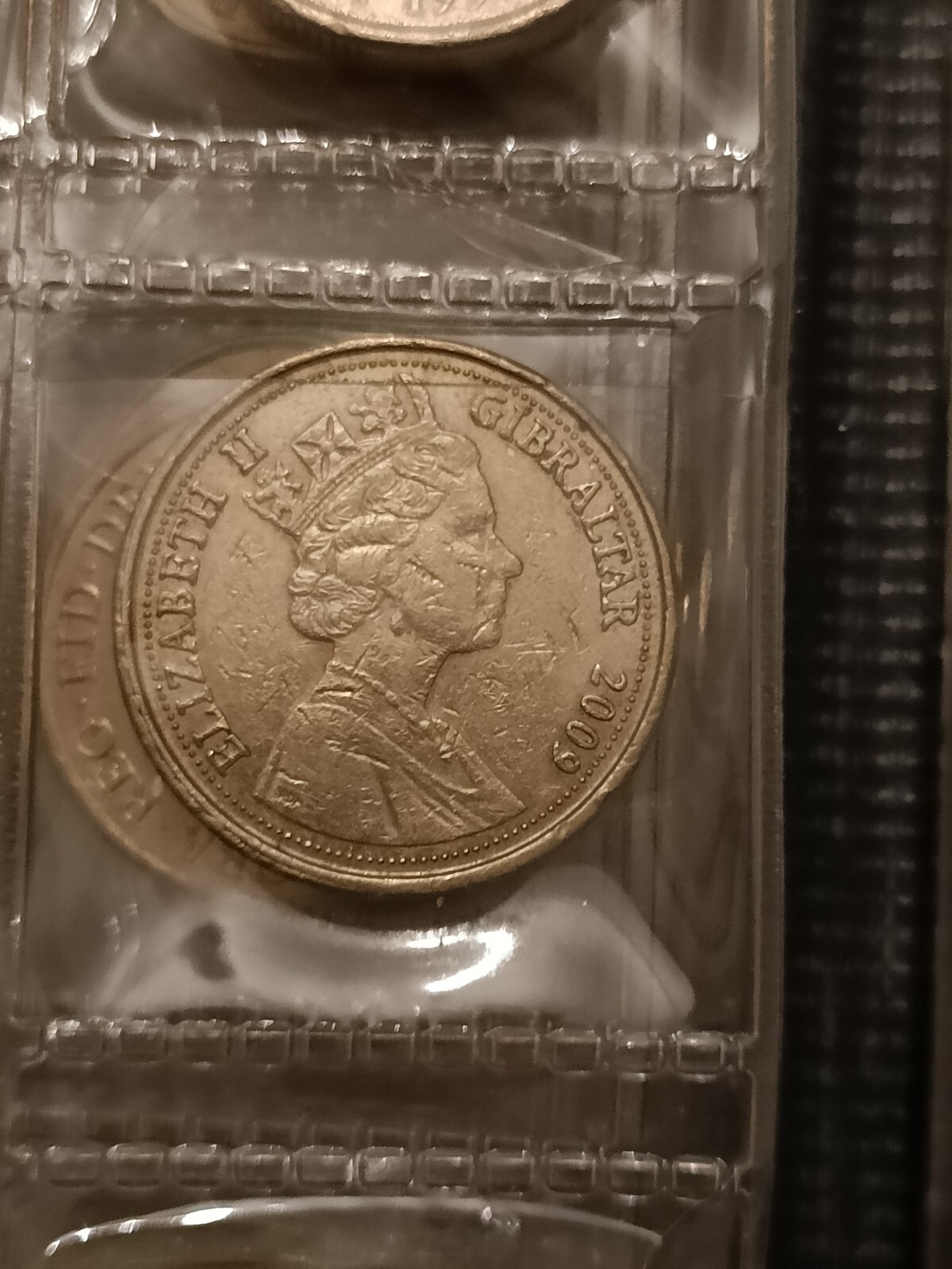 2009 🇬🇮 £1 coi Discovery of Neanderthal Skull in Gibraltar 1848 One ...