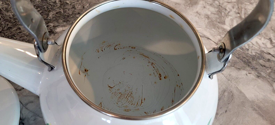 Corelle Coordinates LINCOWARE Enamel Coated Metal Tea Kettle w/Lid ...