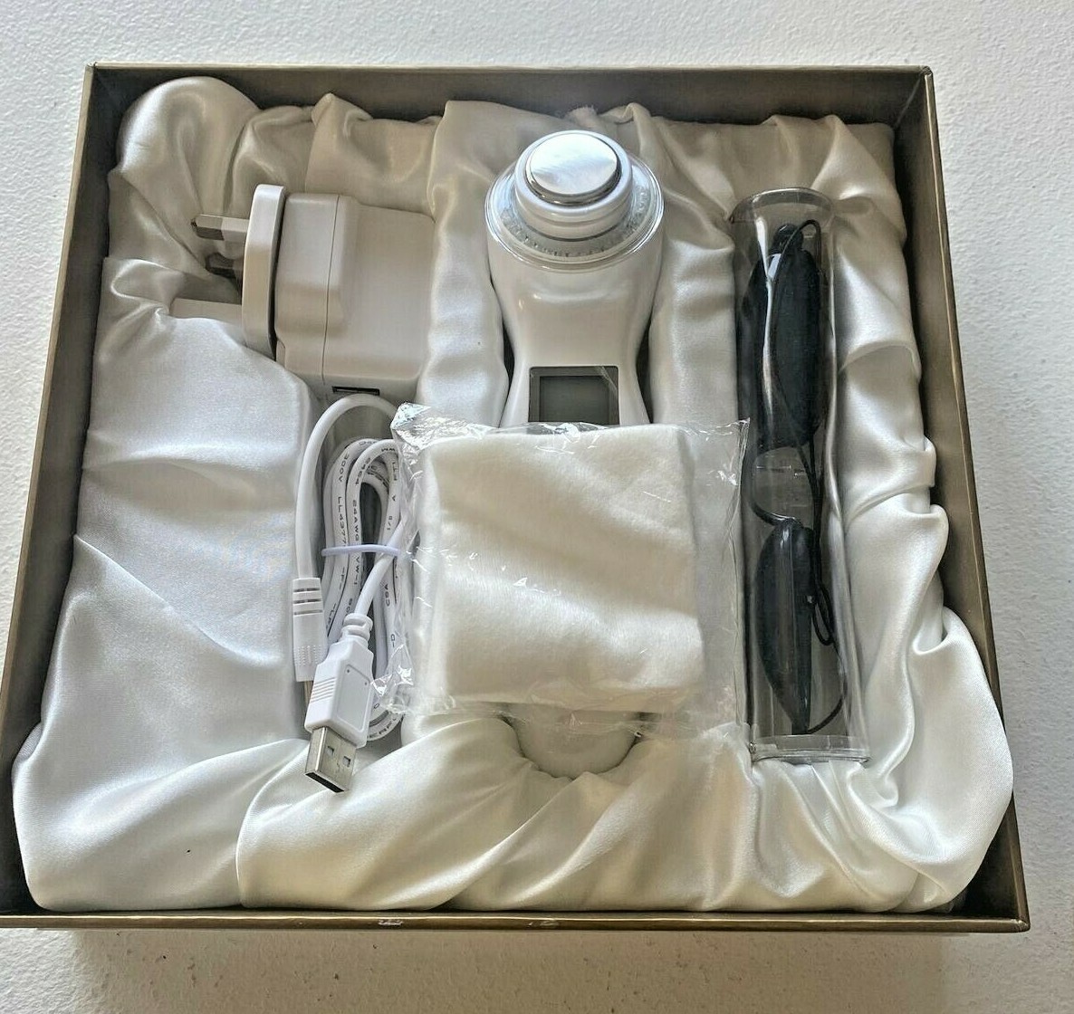 Opatra Dermisonic Facial Machine Suitable for All Skin Types Wrinkles ...
