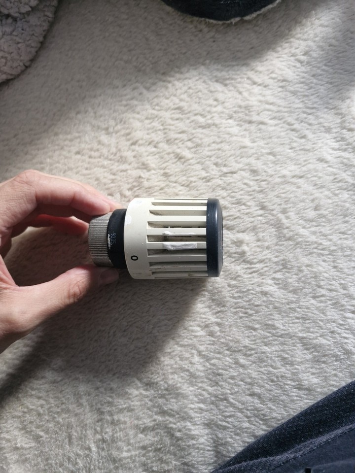 Honeywell Thermostatic Radiator Valve Head (White/Black) – Used, Fair ...