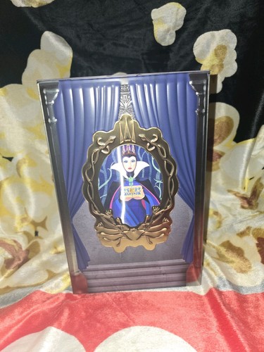 NEW Snow White & the Evil Queen Mirror Popcorn Bucket w/Hologram ...