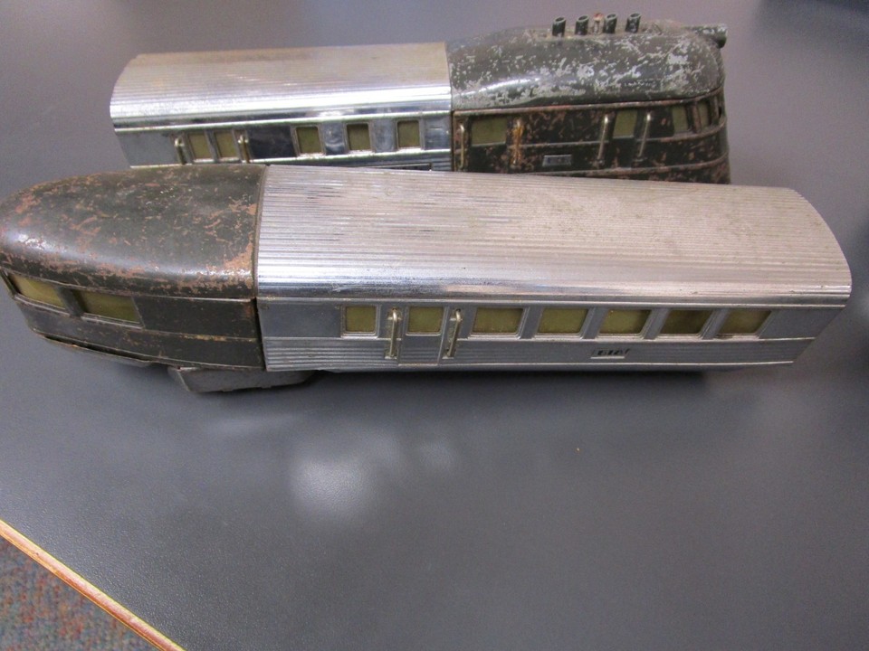 Lionel Prewar Flying Yankee Streamliner Set 616 Loco W/ Two 617 & One ...