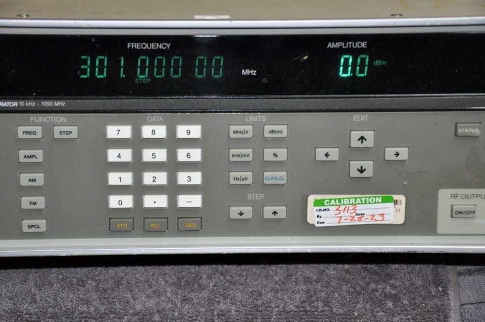 Fluke 6061A synthesized RF Signal Generator 10Khz - 1050MHz | eBay