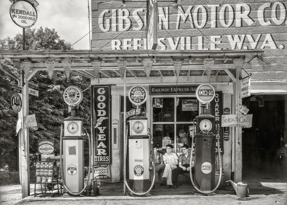 1935 AMOCO Gas Station PHOTO Vintage Service Pumps West Virginia ...