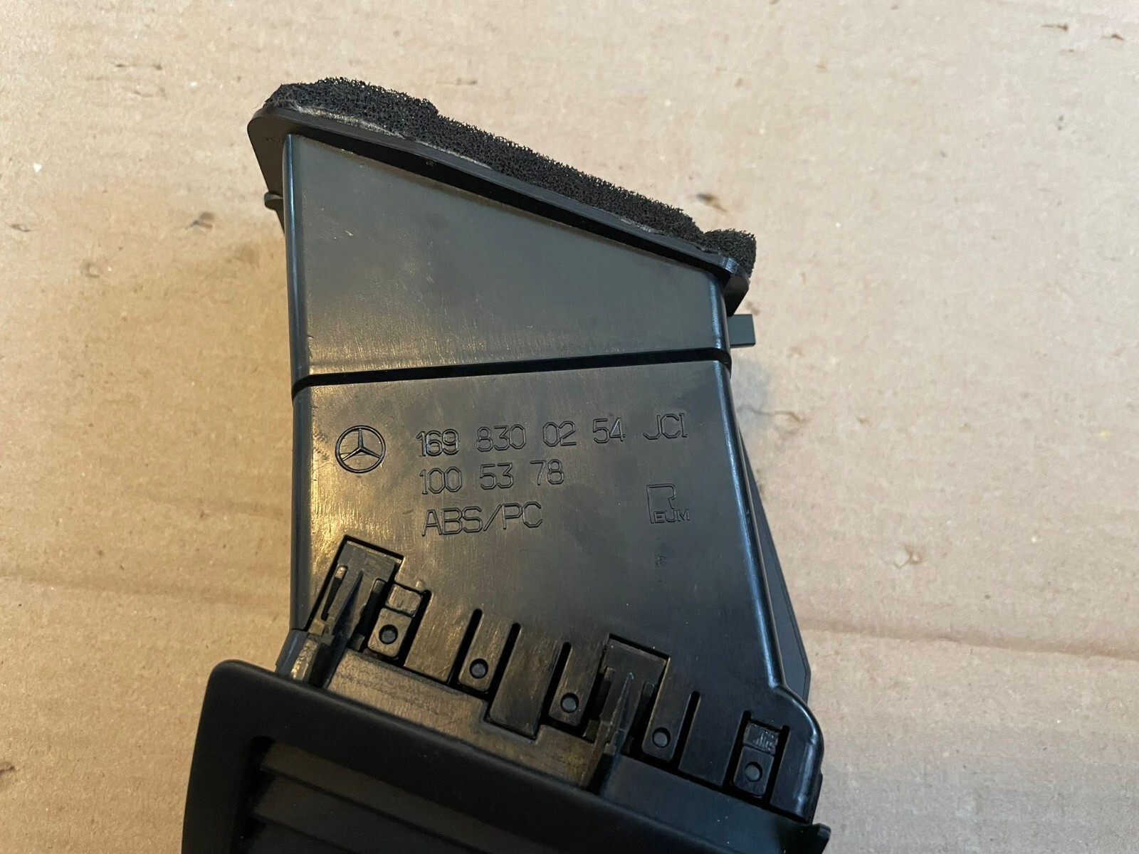 MERCEDES-BENZ A Dashboard side air vent grill/cover trim 1698300254 | eBay