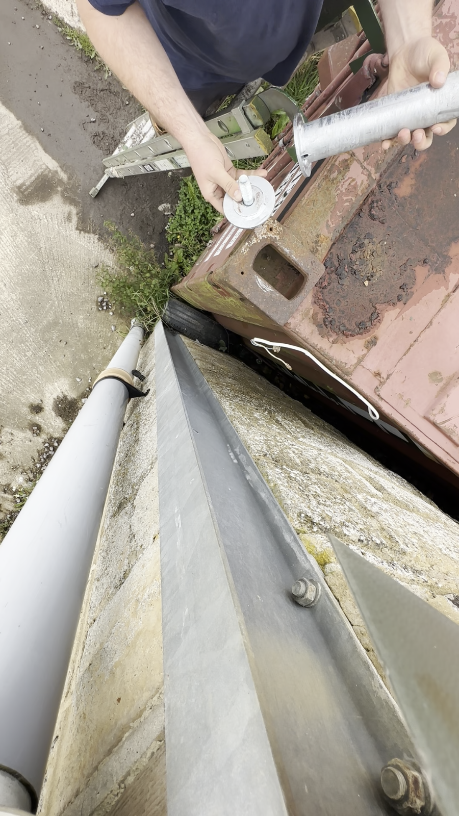 HD Galvanised Shipping Container Light/CCTV Bracket Post Toolless ...
