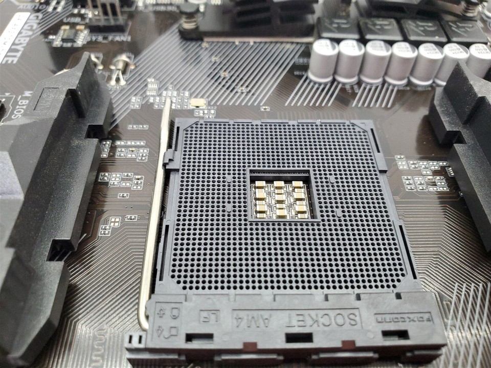 GIGABYTE GA-AX370M-DS3H AMD X370 Socket AM4 DDR4 Micro-ATX MOTHERBOARD ...