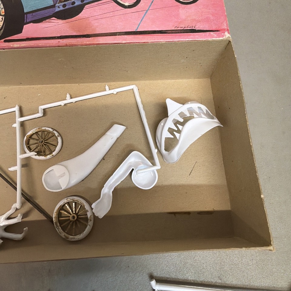 ORIGINAL 1963 DIGGER THE WAY OUT DRAGSTER WEIRD-OHS MODEL KIT FOR PARTS ...