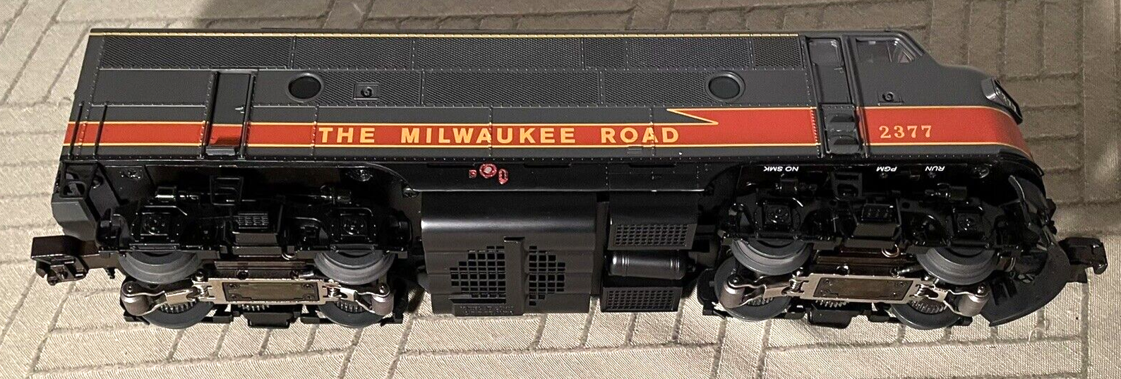 LIONEL 6-34589 POSTWAR SCALE MILWAUKEE ROAD F3 A LOCOMOTIVE POWERED ...