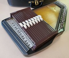 Rhythm Band Inc - Chromaharp - 36 String - 15 Chord - Auto Harp for ...