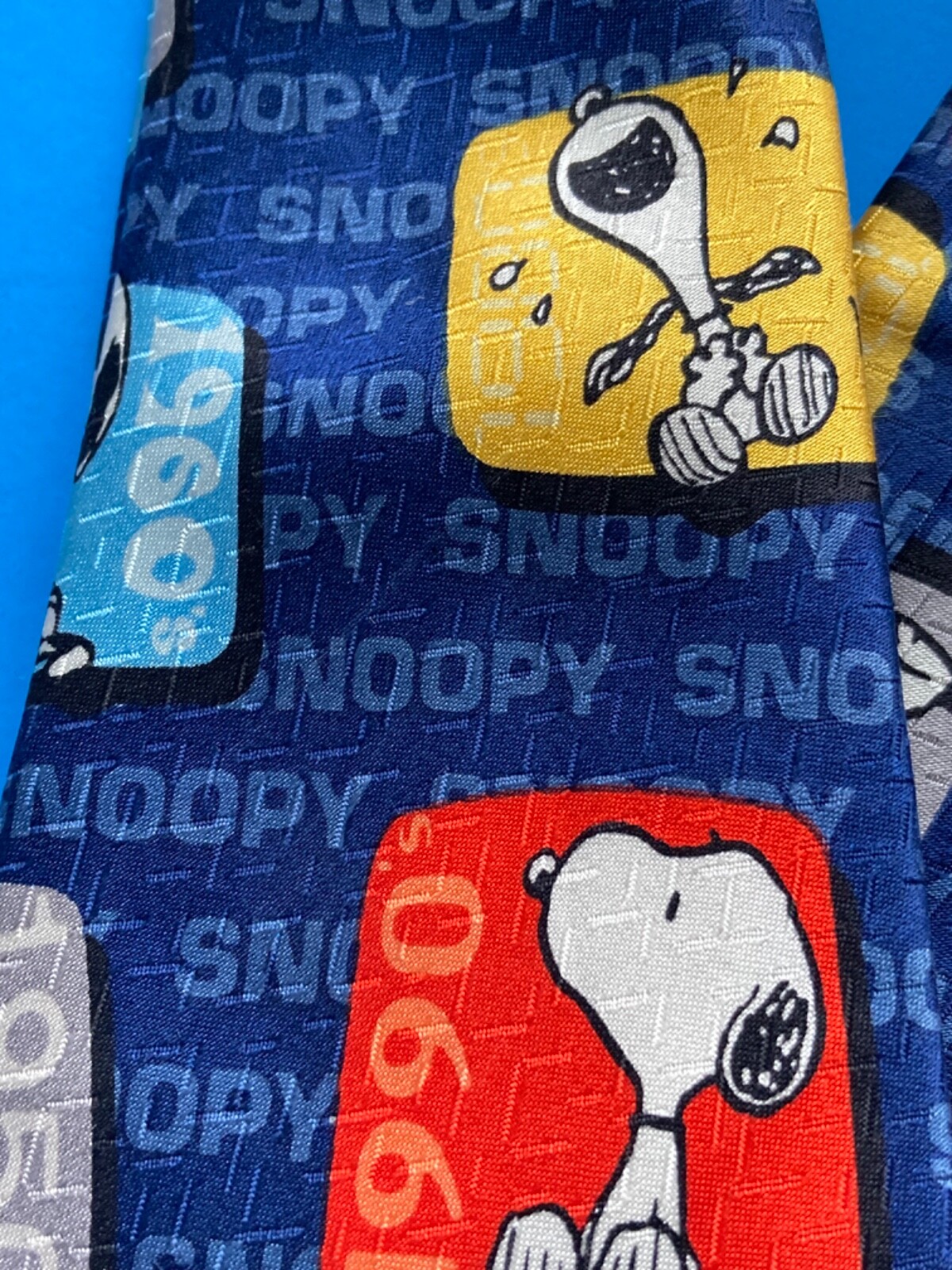 NEW Vintage Silk SNOOPY Through The Years NECKTIE Pea… - Gem