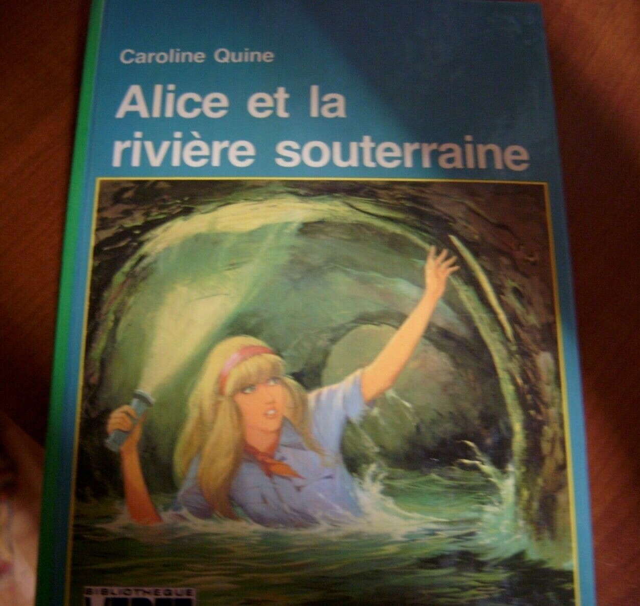 LOT of 9 books "Alice Series" Biblio Green Caroline quine | eBay