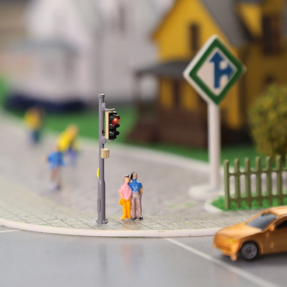 Evemodel 2pcs N Scale Traffic Signal Red Yellow Green Block Signal ...