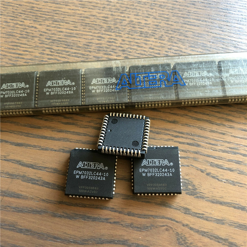 1PC NOS EPM7032LC44-10 32 Marco Cell Complex EEPLD PLCC44 | eBay