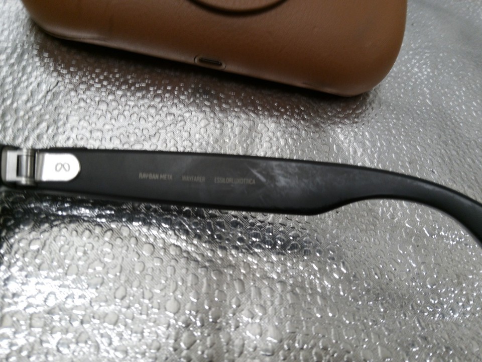 Ray-Ban Meta Wayfarer Matte Black/Graphite Green Transitions | eBay