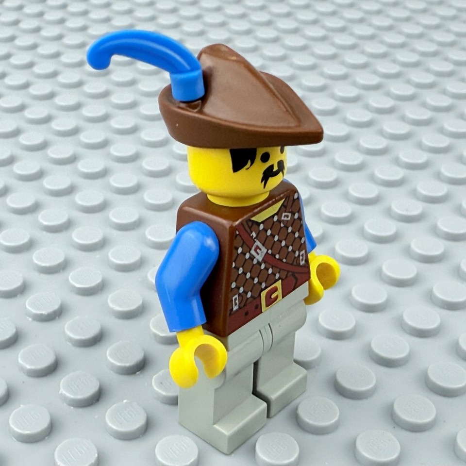 LEGO Dark Forest Forestman 2 Minifigure Blue Feather cas006 6079 ...