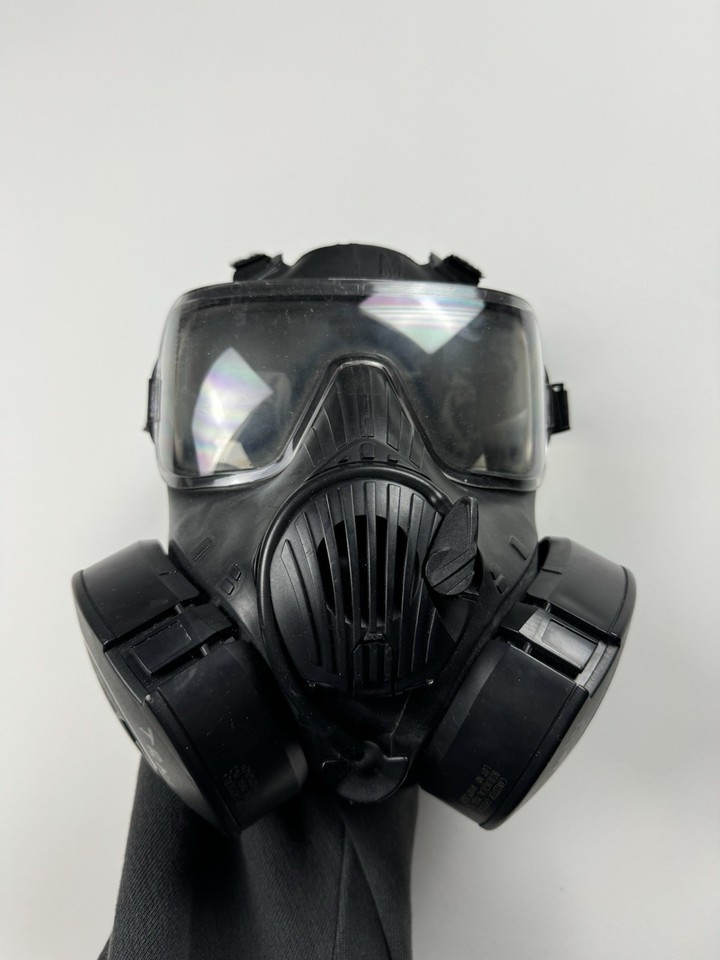 Avon FM50 Respirator Mask, US Military Gas Mask , M61, Medium Pre-owned ...