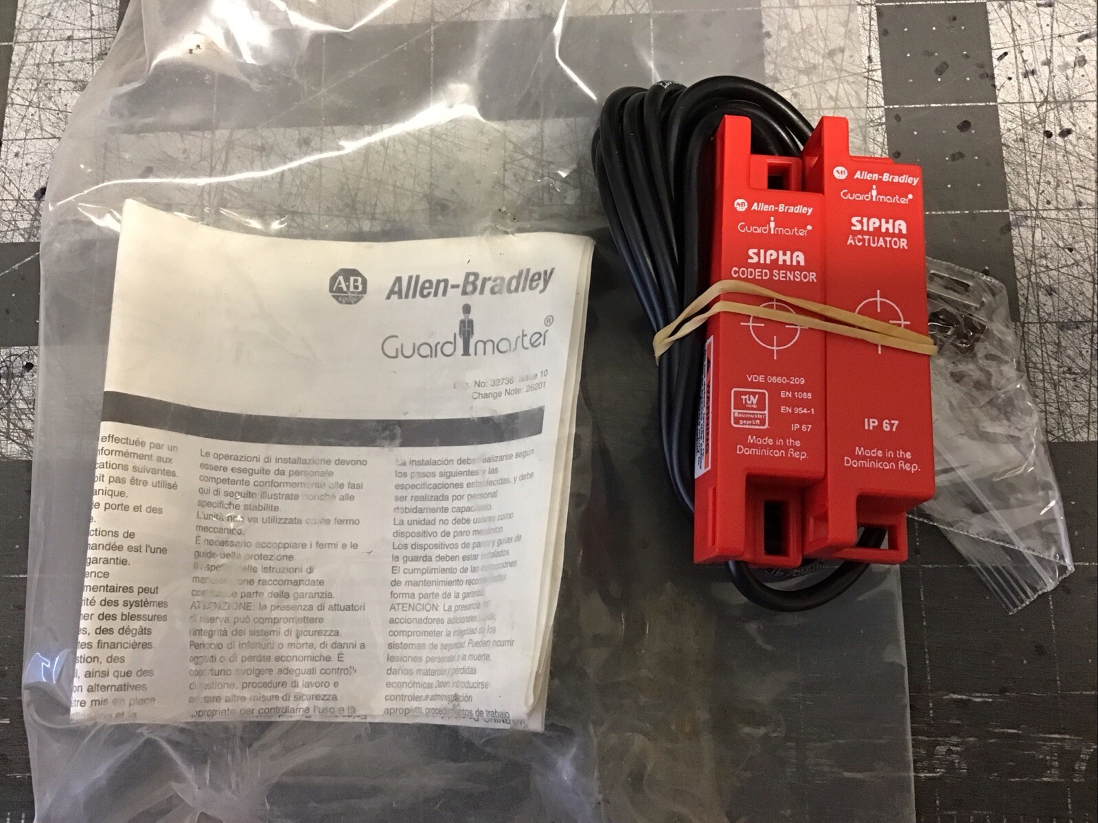 Allen Bradley VDE 0660-209 Guardmaster SIPHA Coded Sensor for sale ...