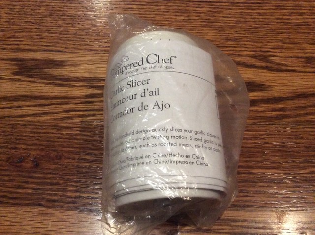 Pampered Chef Garlic Peeler 2586 and Slicer 2578 Set for sale online | eBay