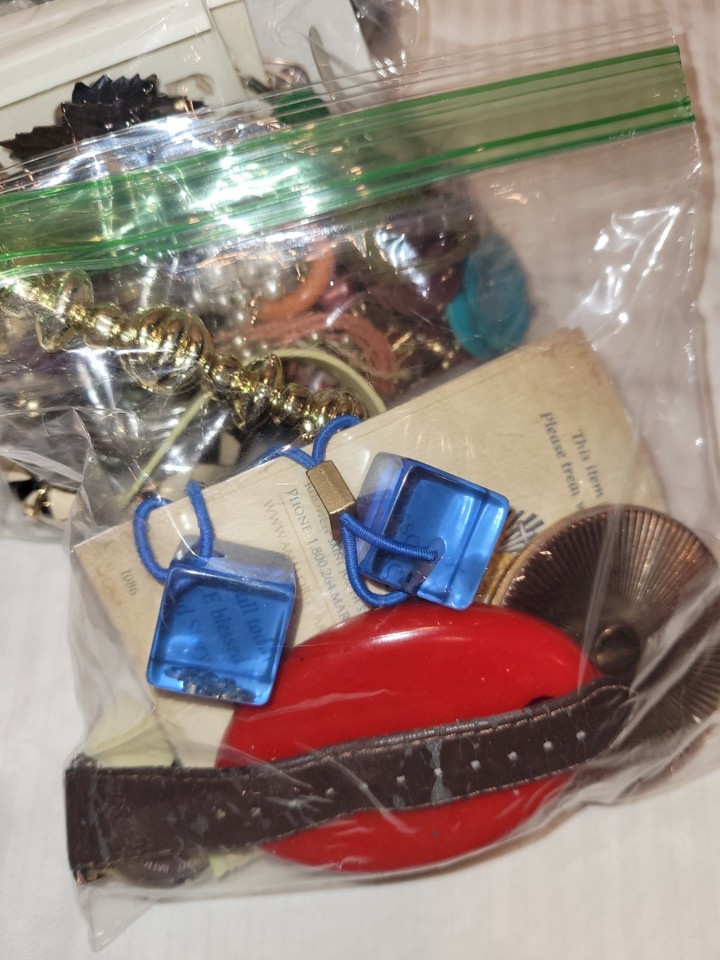 7.5lbs Vintage Costume Jewelry Assortment Necklaces Bracelets Earrings ...