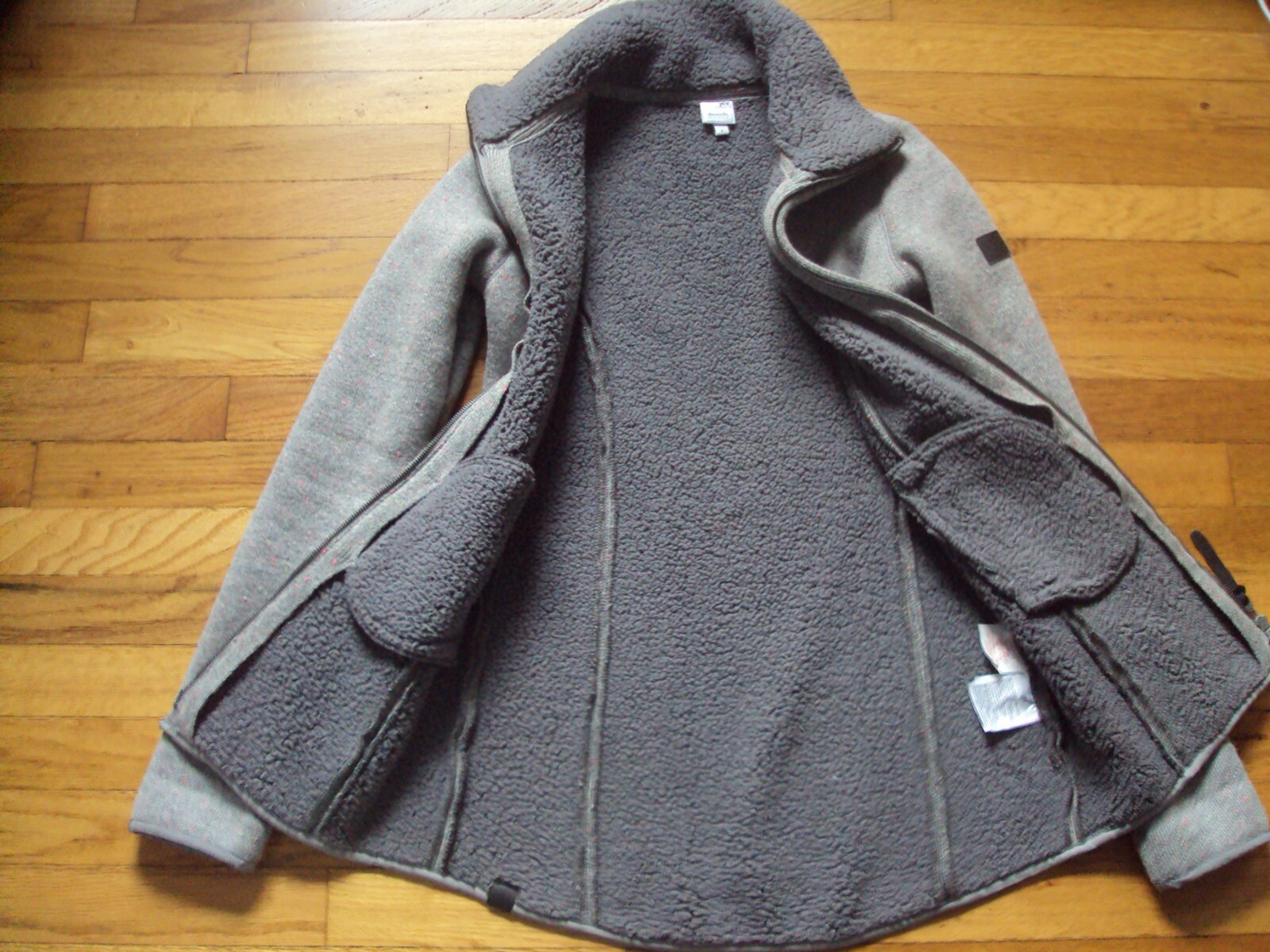 BENCH Light Gray Thick Chunky Dark Gray Insulated Woo… - Gem