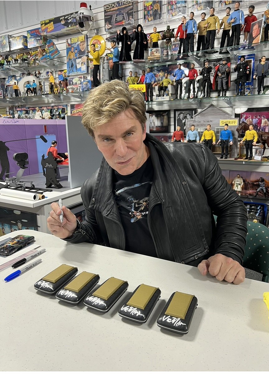 Vic Mignogna As Captain Kirk Star Trek Continues Star Vic Mignogna