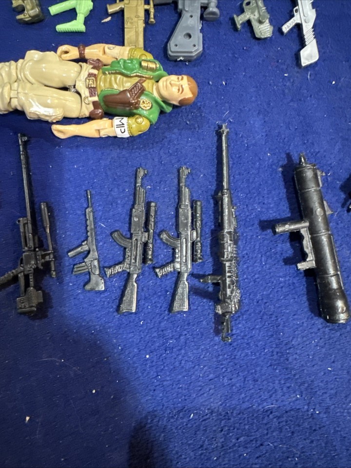 GI Joe Hasbro ARAH Lot of 34 Guns, Backpacks, Cross Bows, Rifles ...