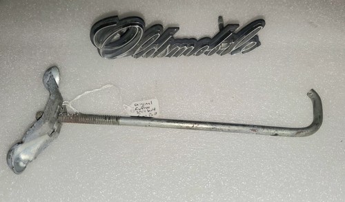 Original Grill Emblem Spare Tire Hold Down J Bolt Olds Cutlass 68 69 70 ...